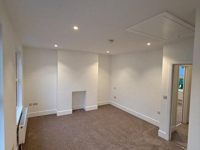 The Broadway, London SW19, 3 bed flat to rent, £2,950 pcm | PrimeLocation