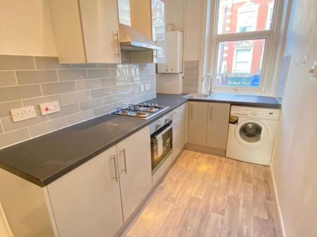 The Broadway Parade, Crouch End, North London N8, 2 bed flat to rent, £1,950 pcm | PrimeLocation