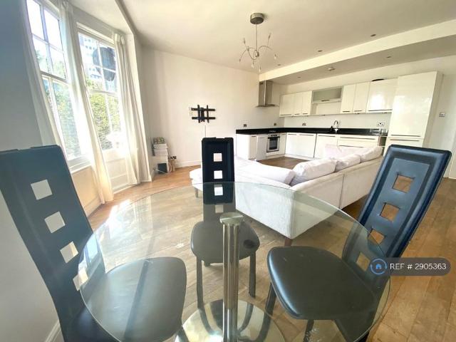 The Broadway, Woodford Green, IG8 2 bed flat to rent £2,100 pcm £485 pw