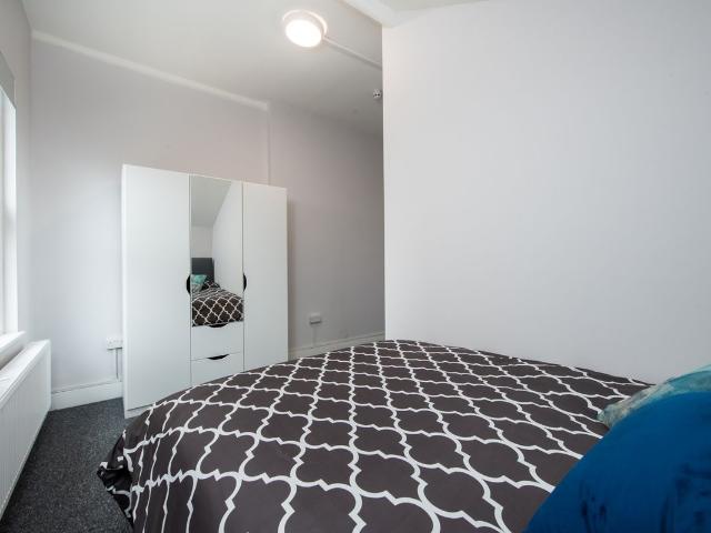 The Broadway, Wimbledon SW19, Room to rent, £1,155 pcm | PrimeLocation