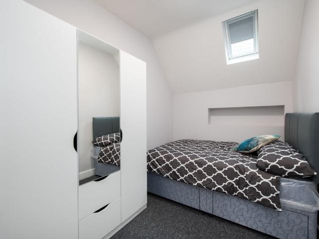The Broadway, Wimbledon SW19, Room to rent, £840 pcm | PrimeLocation
