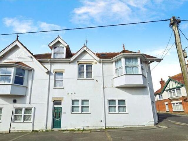 The Broadway, Totland Bay, 3 Bedroom Apartment