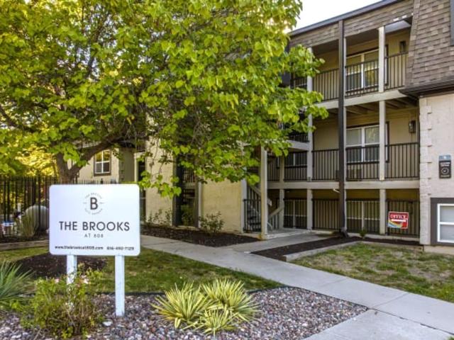 The Brooks at 808