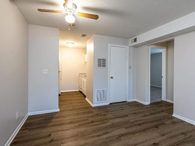 The Brooks at 808 2 Bedroom Apartment for Rent at 808 E 100th Ter, Kansas City, MO 64131 Linden Hills And Indian Heights