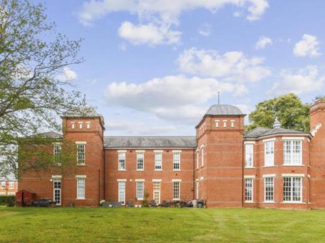 The Brownings, Napsbury Park, 2 Bedroom Flat