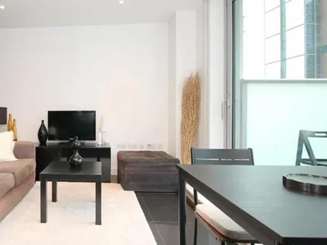 The Butler Service, 72 Marsh Wall, London, E14 9SL, United Kingdom | Studio apartment for rent #140228205 | Rentberry