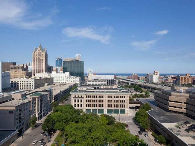 The Buckler by 3L Living Studio Apartment for Rent at 401 W Michigan St, Milwaukee, WI 53203 Kilbourn Town