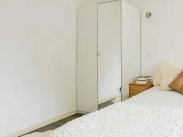 The Builders Arms, 140 St. Paul's Road, London, N1 2LP, United Kingdom | Room for rent #4502737 | Rentberry