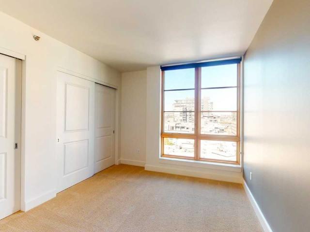 The Burlington Tower 1 Bedroom Apartment for Rent at 900 Northwest Lovejoy Street, Portland, OR 97209 Pearl
