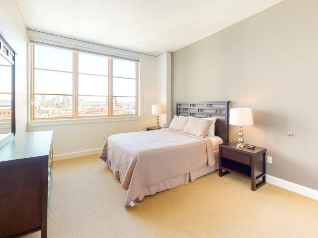 The Burlington Tower 1 Bedroom Apartment for Rent at 900 Northwest Lovejoy Street, Portland, OR 97209 Pearl