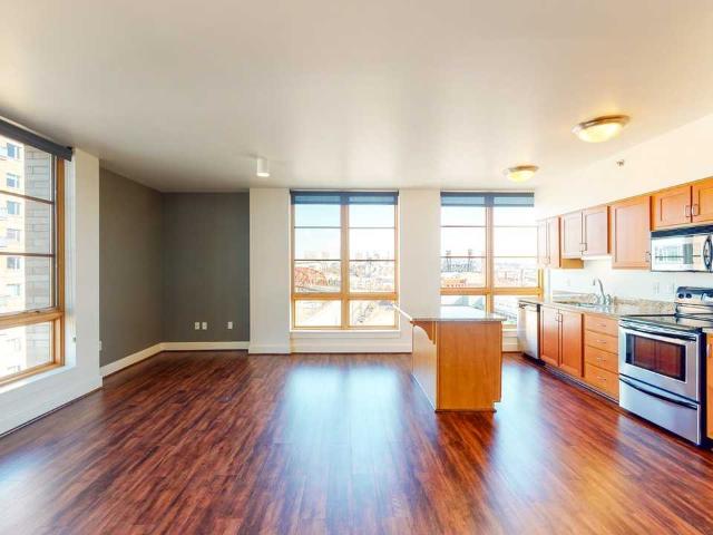 The Burlington Tower 1 Bedroom Apartment for Rent at 900 Northwest Lovejoy Street, Portland, OR 97209 Pearl