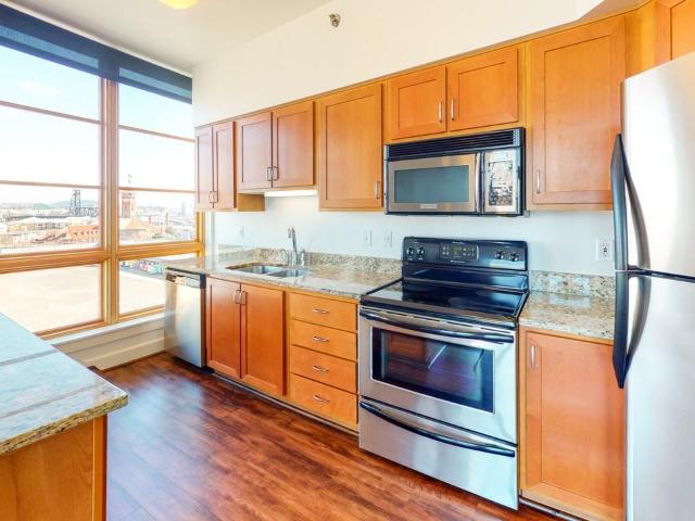 The Burlington Tower 1 Bedroom Apartment for Rent at 900 Northwest Lovejoy Street, Portland, OR 97209 Pearl