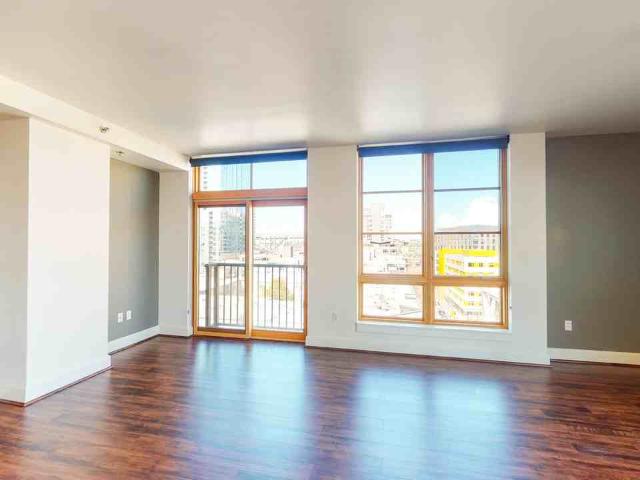 The Burlington Tower 1 Bedroom Apartment for Rent at 900 Northwest Lovejoy Street, Portland, OR 97209 Pearl