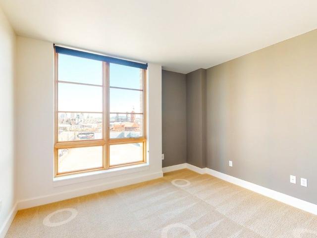 The Burlington Tower 1 Bedroom Apartment for Rent at 900 Northwest Lovejoy Street, Portland, OR 97209 Pearl