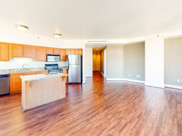 The Burlington Tower 2 Bedroom Apartment for Rent at 900 Northwest Lovejoy Street, Portland, OR 97209 Pearl