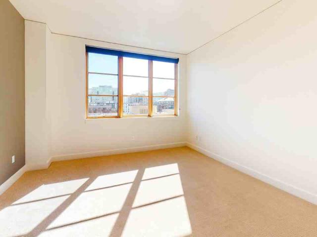 The Burlington Tower 2 Bedroom Apartment for Rent at 900 Northwest Lovejoy Street, Portland, OR 97209 Pearl