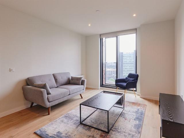 The Gate M4, 2 bed flat to rent, £1,525 pcm | PrimeLocation