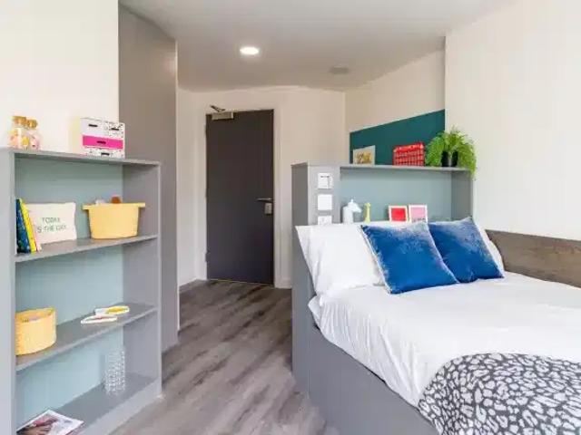 The Gate, Sheffield Has an Apartment