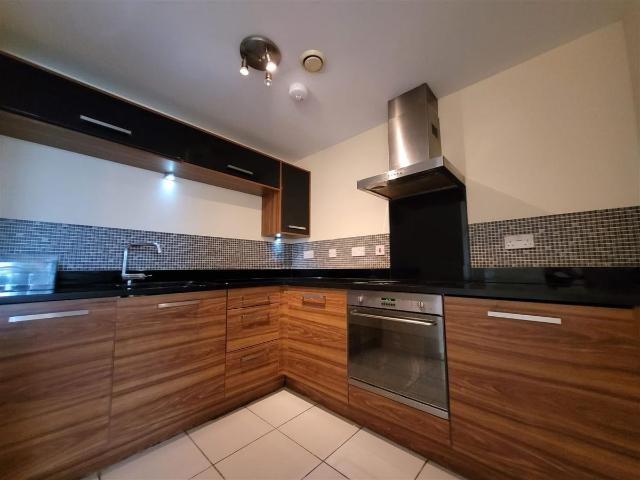 The Gatehaus, Leeds Road, Bradford BD1, 2 bed flat to rent, £775 pcm | PrimeLocation