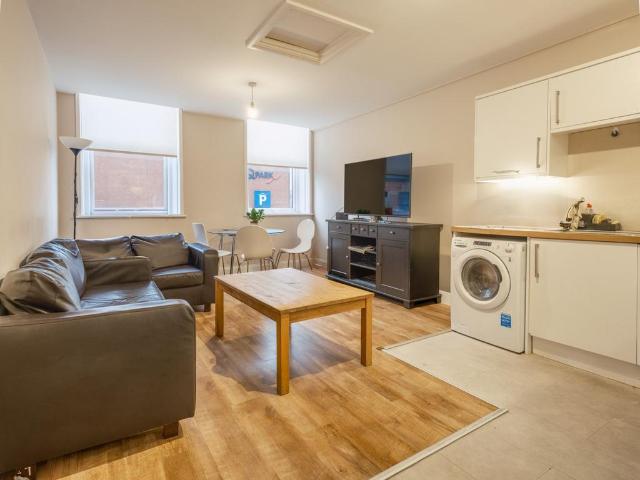 The Gatehouse, Newcastle Upon Tyne NE1 3 bed apartment to rent £1,885 pcm £435 pw