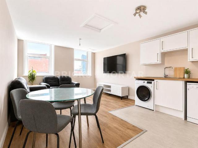 The Gatehouse, Newcastle Upon Tyne NE1 3 bed flat to rent £1,885 pcm £435 pw