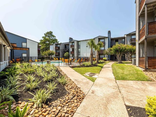 The Gates 2 Bedroom Apartment for Rent at 8630 Easton Commons Dr, Houston, TX 77095
