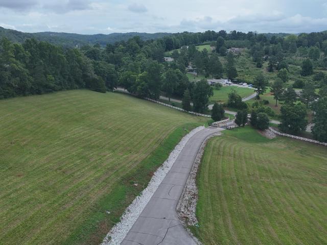 The Gates Drive, Decatur, TN 37322