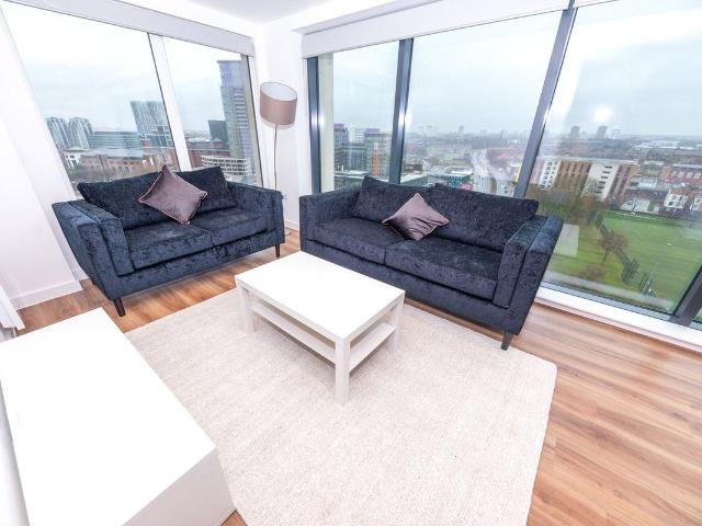 The Gateway, 15 Trafford Road, Salford M5, 3 bed flat to rent, £1,800 pcm | PrimeLocation