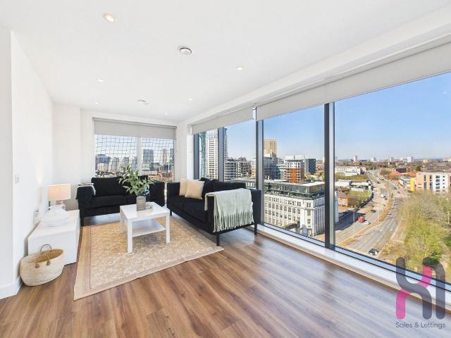 The Gateway, 15 Trafford Road, Salford M5, 3 bed flat to rent, £1,750 pcm | PrimeLocation