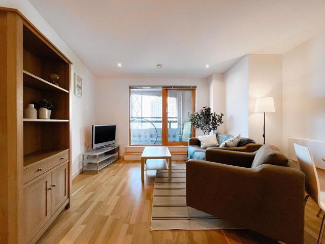 The Gateway North, Leeds LS9, 2 bed flat to rent, £1,150 pcm | PrimeLocation