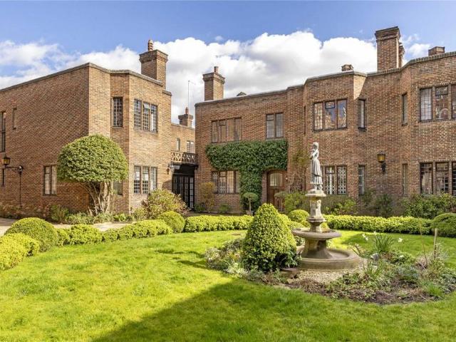 The Gateways, London SW3 3 bed house to rent £6,500 pcm £1,500 pw