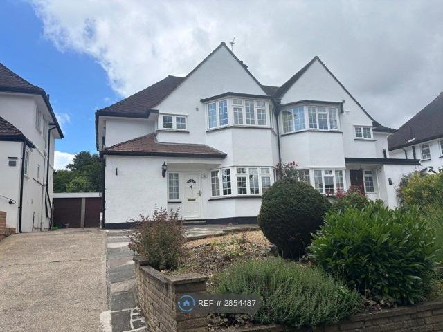 The Gallop, Sutton SM2, 3 bed semi detached house to rent, £2,950 pcm | PrimeLocation