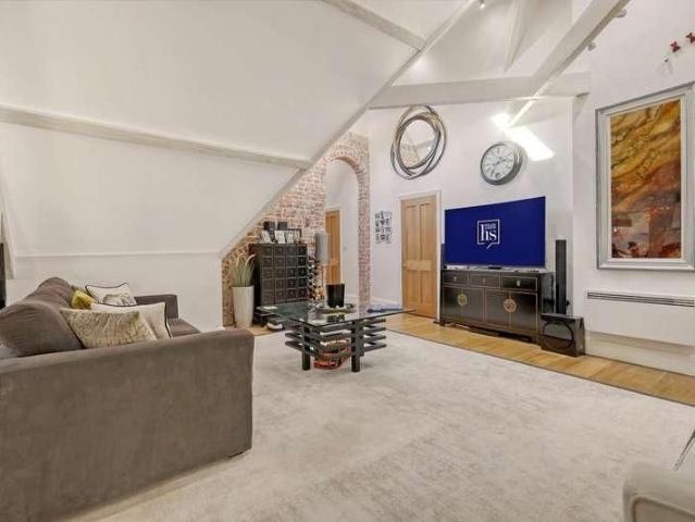 The Galleries, Brentwood Bedroom Penthouse Apartment, CM14
