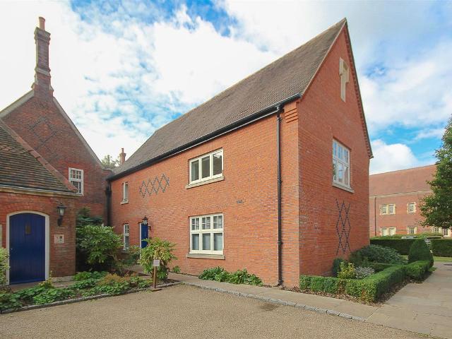 The Galleries, Brentwood CM14, 3 bed flat to rent, £2,300 pcm | PrimeLocation