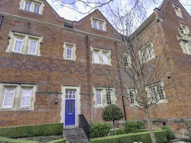 The Galleries, Warley, 1 Bedroom Maisonette