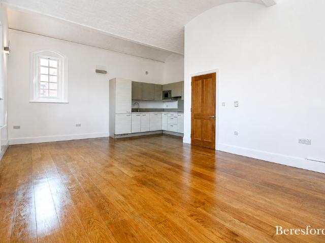 The Galleries, Warley, CM14 2 bed apartment to rent £1,950 pcm £450 pw