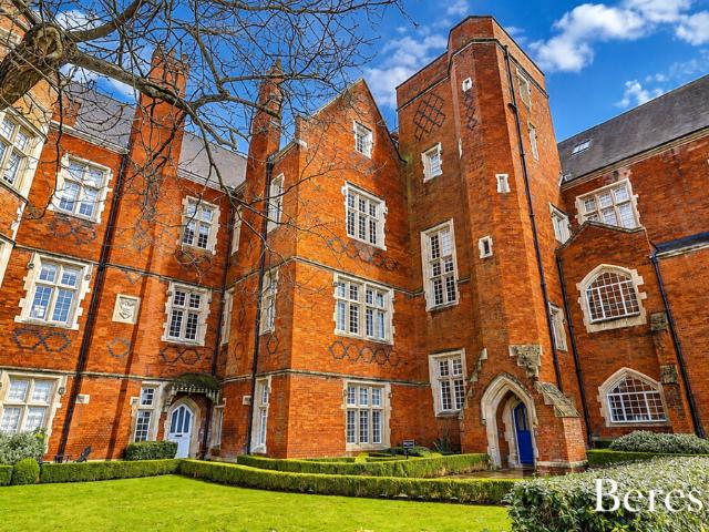 The Galleries, Warley CM14, 3 bed flat to rent, £2,250 pcm | PrimeLocation