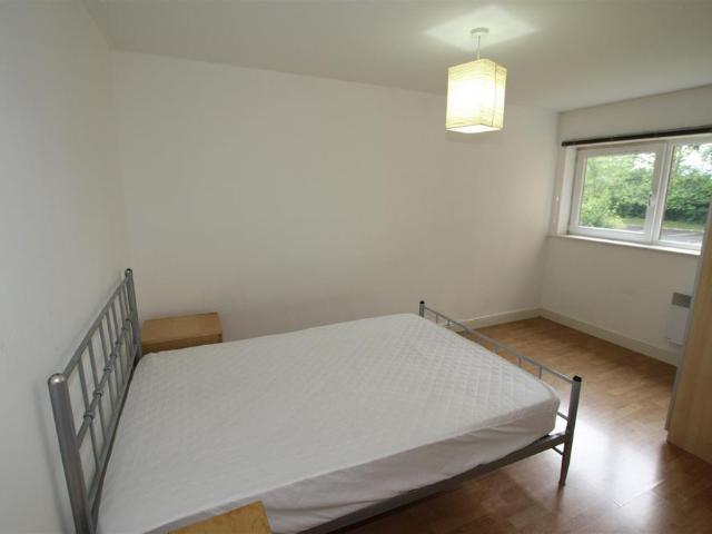 The Gallery, Moss Lane East, M14
