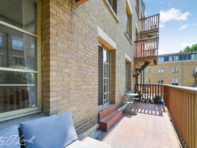 The Garden Apartment, The Circle, 1 Bedroom Apartment