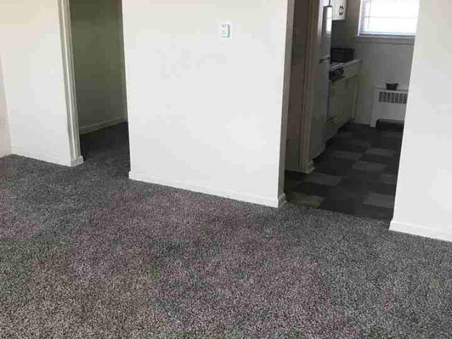 The Gardens 1 Bedroom Apartment for Rent at 1300 Oakland Rd Ne, Cedar Rapids, IA 52402