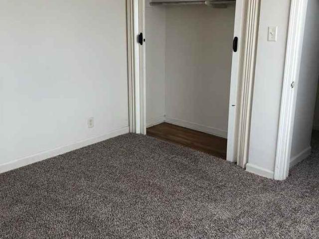 The Gardens 1 Bedroom Apartment for Rent at 1300 Oakland Rd Ne, Cedar Rapids, IA 52402