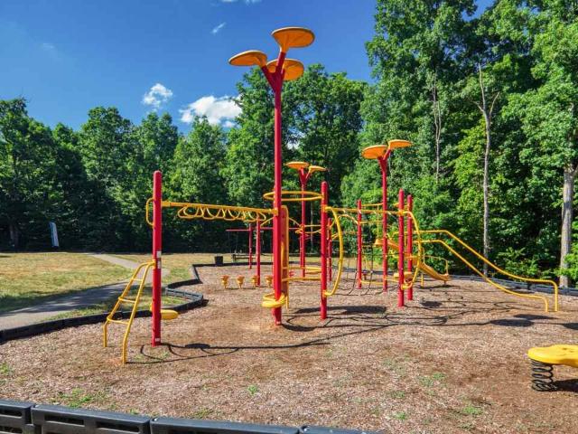 The Gardens on Timberlake 2 Bedroom Apartment for Rent at 240 Beverly Hills Cir, Lynchburg, VA 24502
