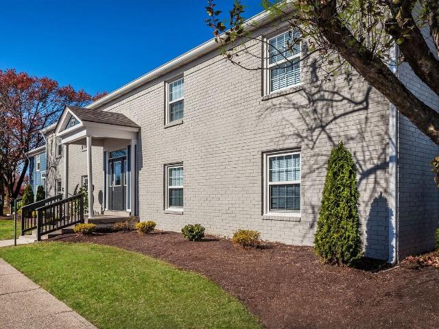 The George Apartment Homes 2 Bedroom Apartment for Rent at 5810 Sebring Dr, Indianapolis, IN 46254 Snacks Guion Creek