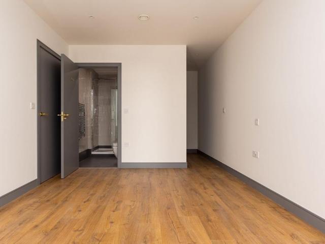 The Gessner, 3 Watermead Way. 2 bed flat to rent £2,900 pcm £669 pw