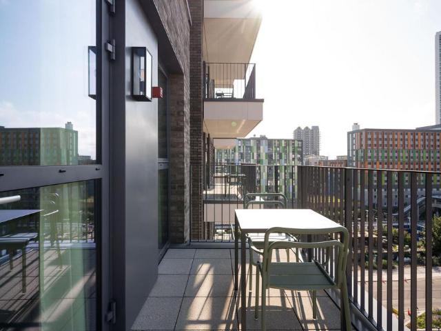 The Gessner, 3 Watermead Way. 2 bed flat to rent £2,960 pcm £683 pw