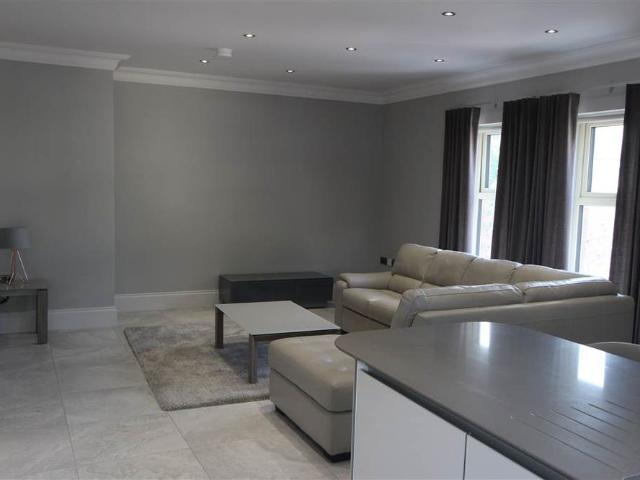 The Gilmore, Apt 6 Montpelier Park, 102 Malone Road, Belfast, BT9 5HP