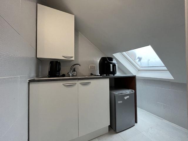 The Glade, Croydon CR0, Studio to rent, £1,000 pcm | PrimeLocation