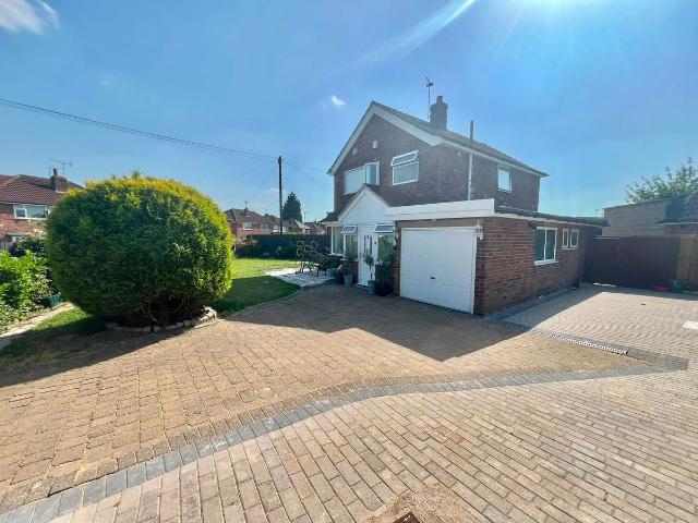 The Glade, Leicester LE3, 3 bed detached house to rent, £1,500 pcm | PrimeLocation