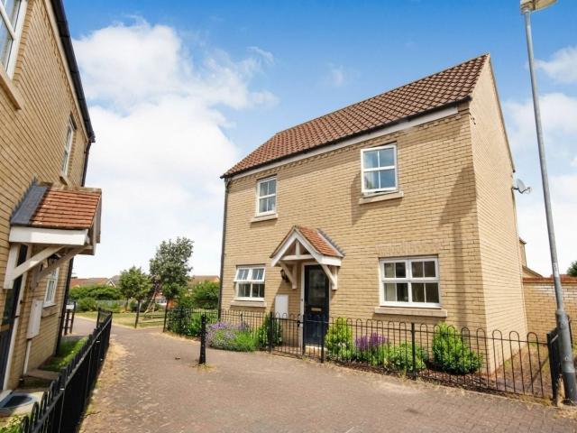 The Glades, Huntingdon PE29, 2 bed semi detached house to rent, £1,125 pcm | PrimeLocation
