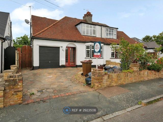 The Glen, Pinner HA5, 3 bed semi detached house to rent, £2,400 pcm | PrimeLocation